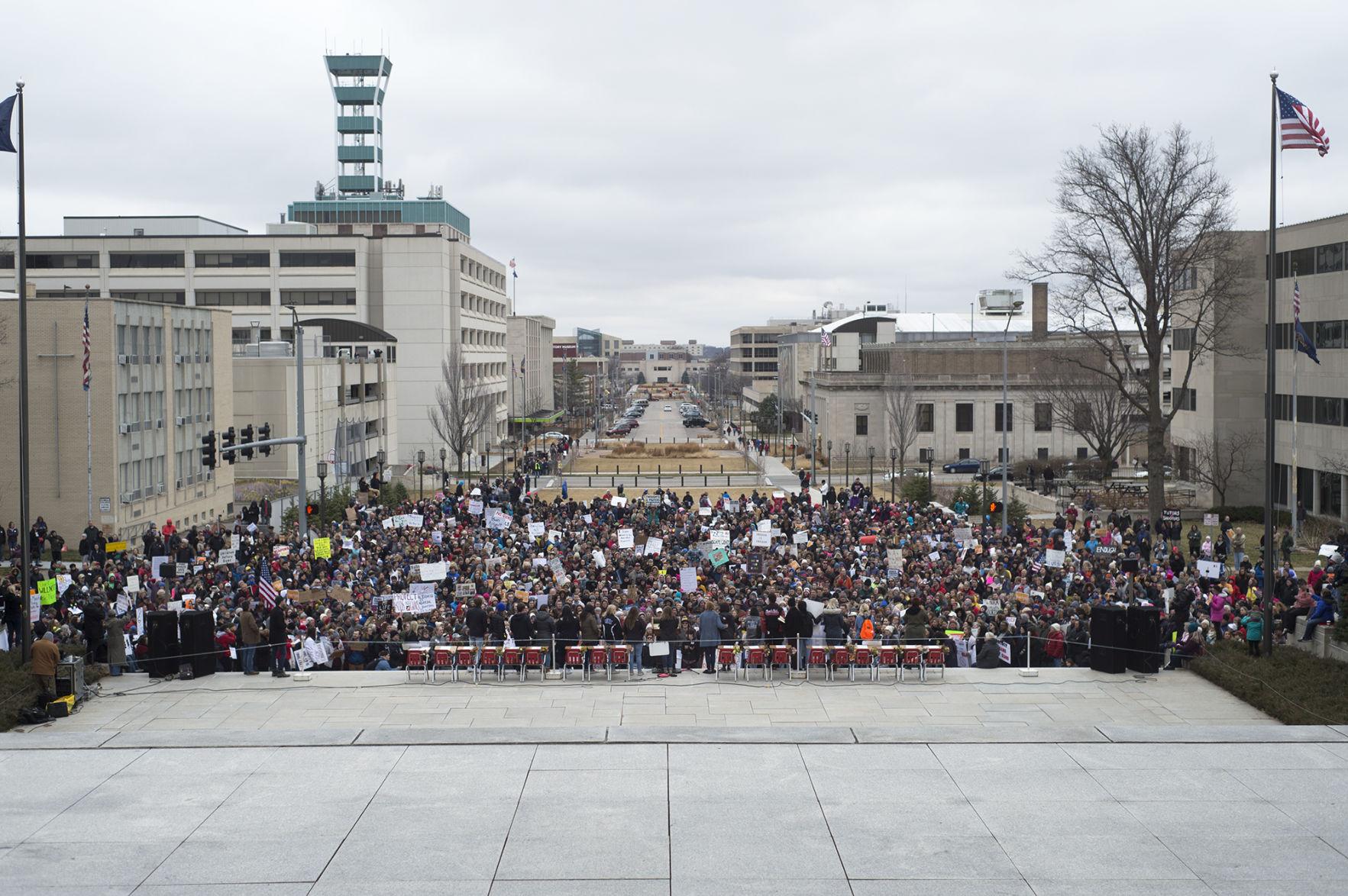 'Someday soon it could be us': At least 1,400 in Lincoln protest gun ...