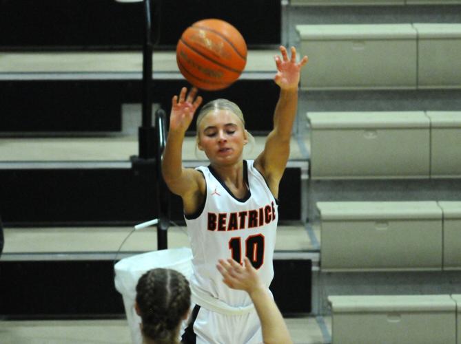 Lady O blows past Ralston in 85-15 rout