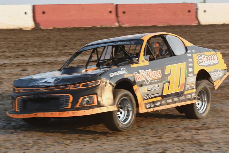 Grabouski picks up 300th career modified win