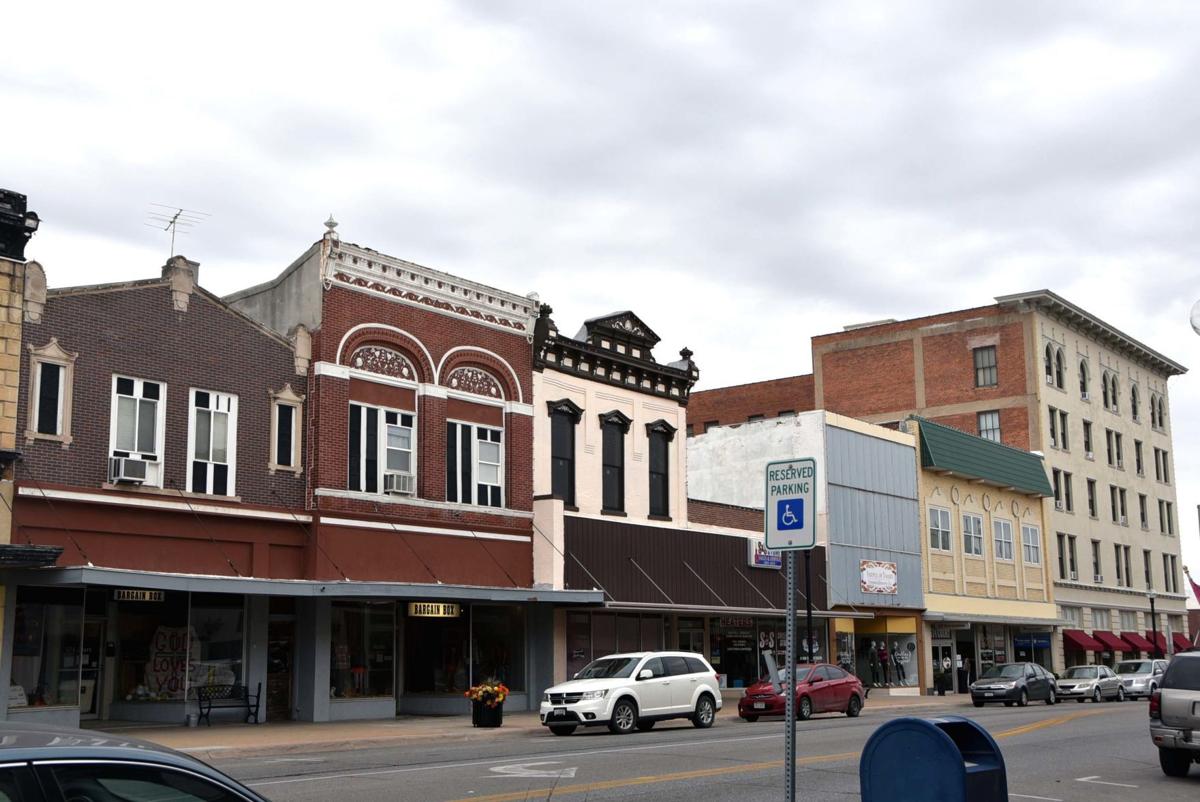 Council continues adjoining building ordinance discussion