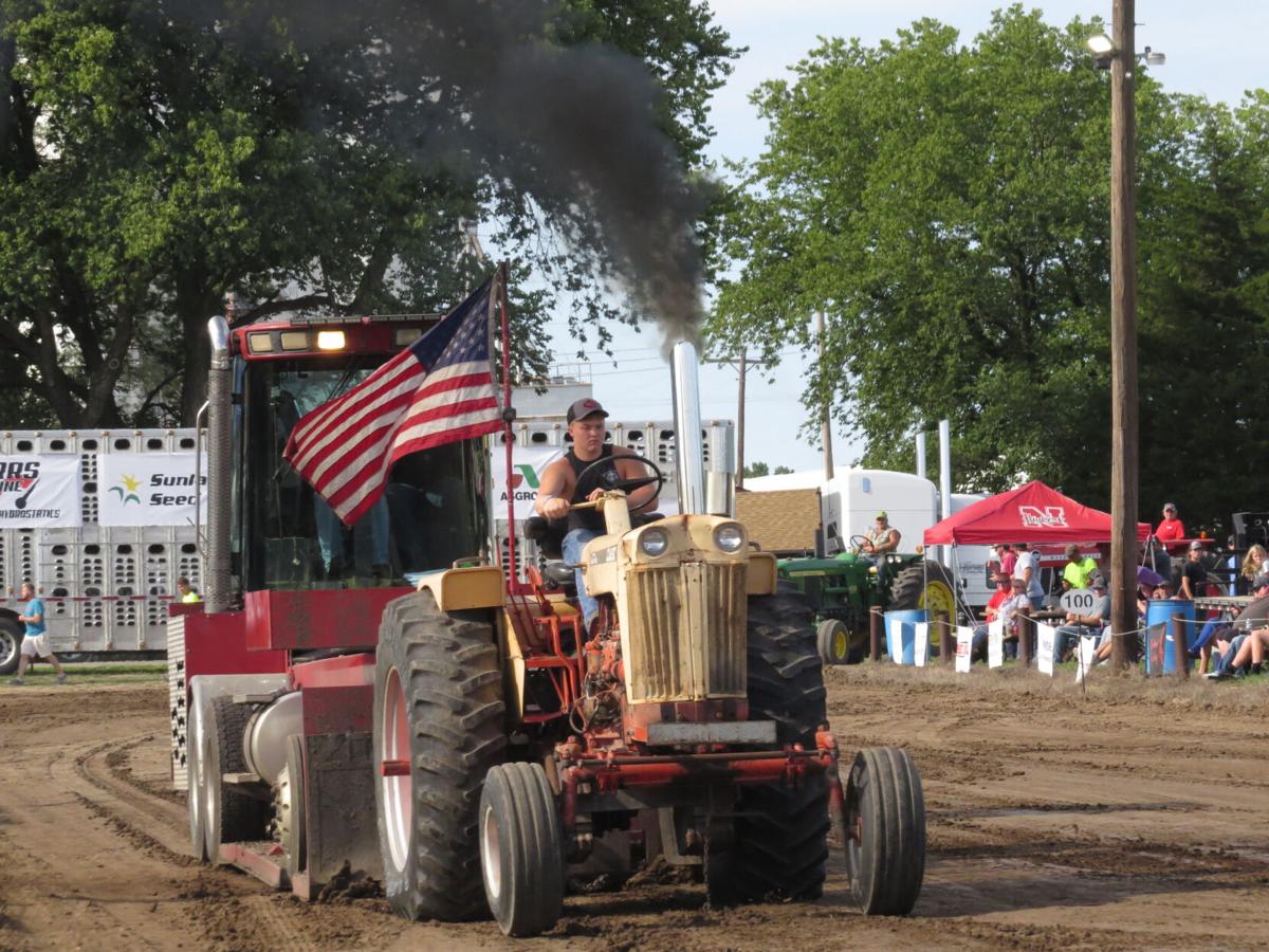 Pickrell Tractor Pull held