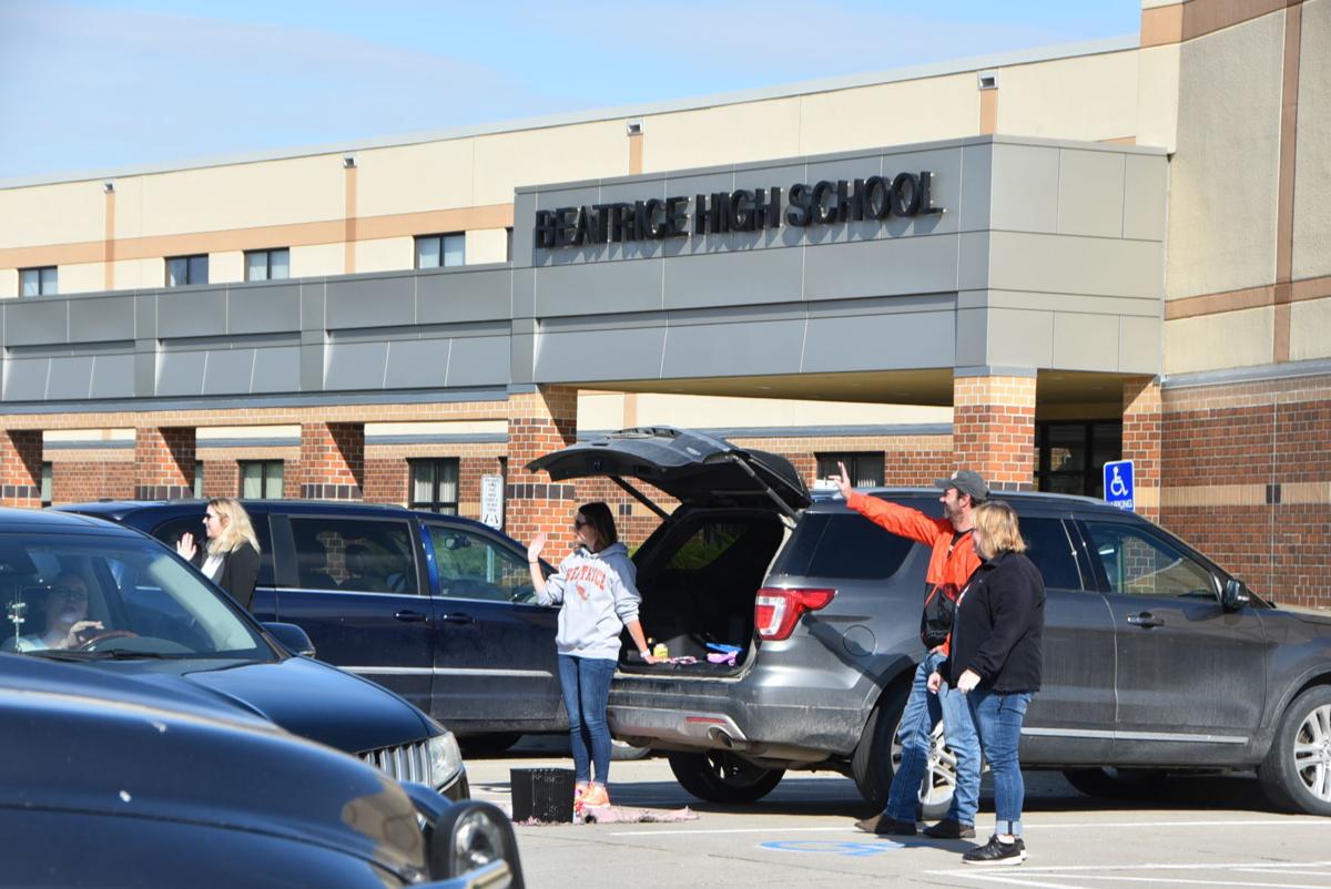 Beatrice elementary schools hold final parade before summer | Education ...