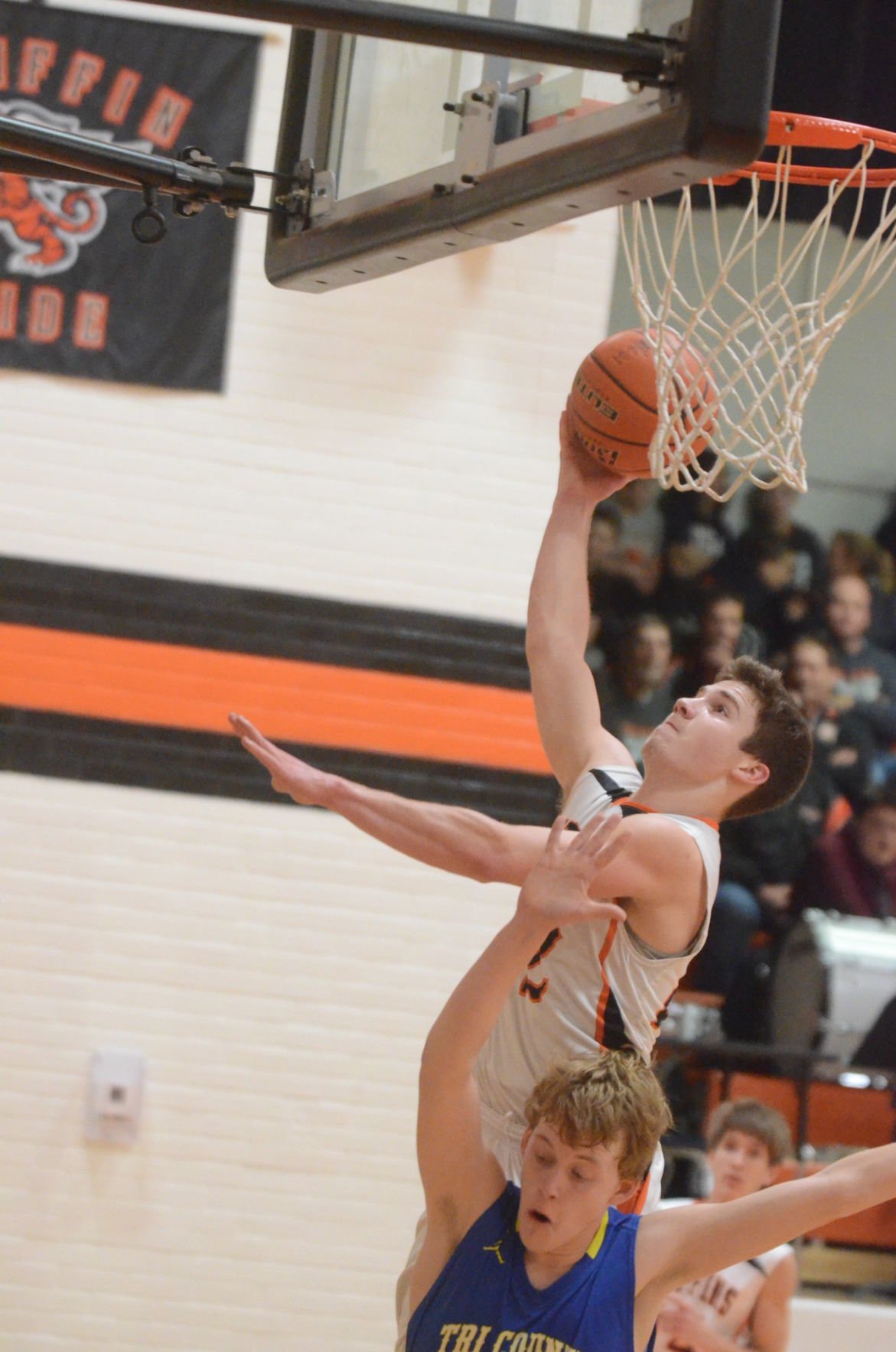 Diller-Odell holds off Tri County | Basketball | beatricedailysun.com