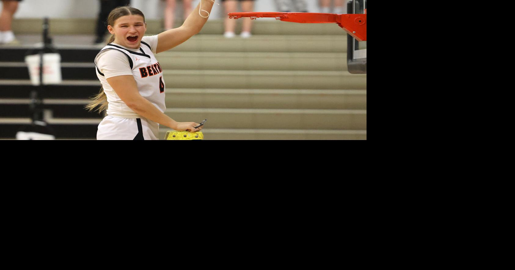 Photos: Schwisow, Beatrice claim state tournament berth