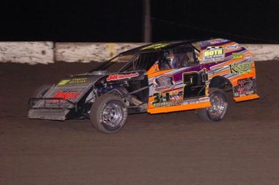 Hiatt earns first win at Beatrice Speedway