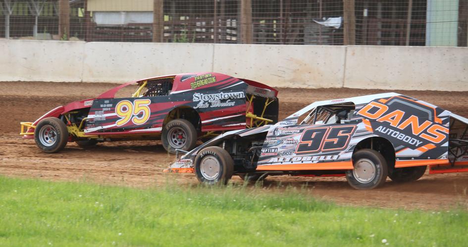 Taylor, Chamberlain win caution-filled features | Sports ...