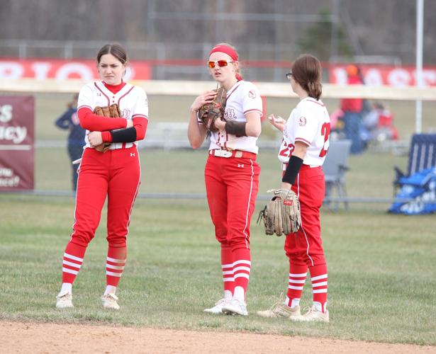 Everett softball squad sweeps Berlin | Local | bedfordgazette.com