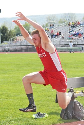 Everett boys, Northern girls sweep county tri-meet | Local ...