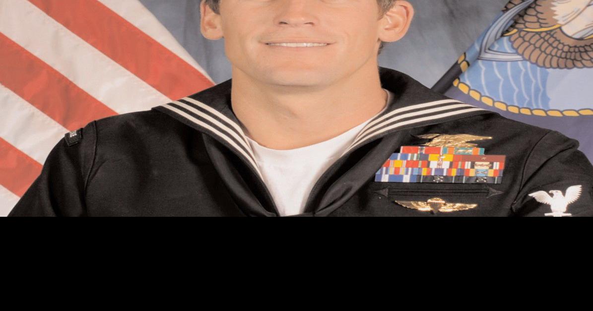 Crowds line streets to honor US Navy SEAL killed in action in Iraq ...