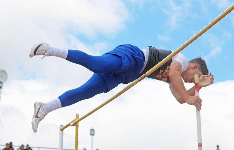 Ridge's Ickes pole vaults to state medal | Local | bedfordgazette.com