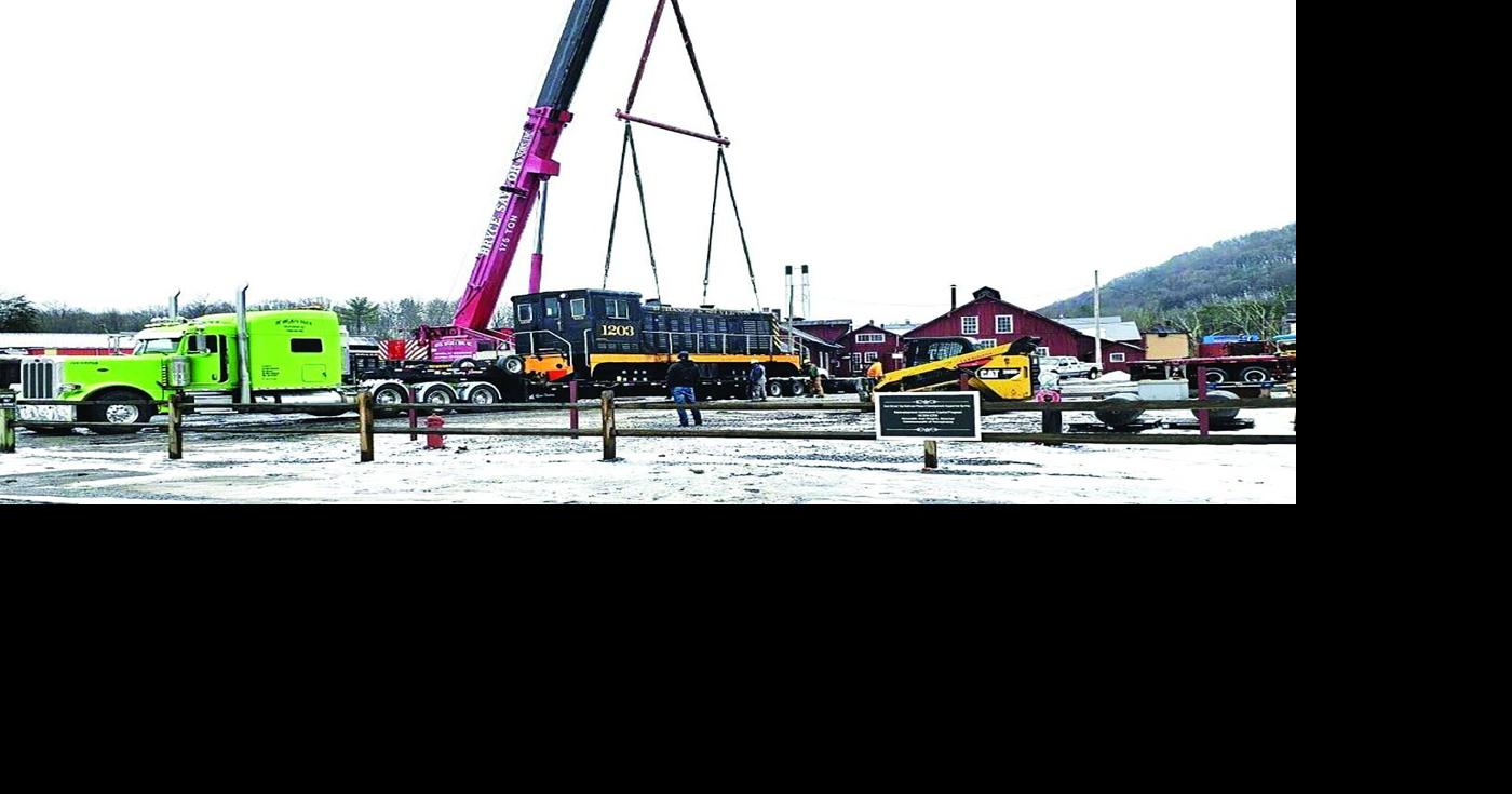 EBT officials receive diesel locomotive | Local News | bedfordgazette.com