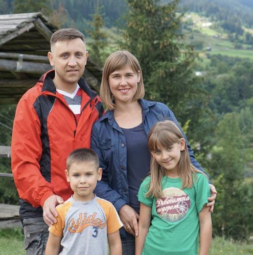 Ukranian family counts blessings and waits for war to end. | Local News ...