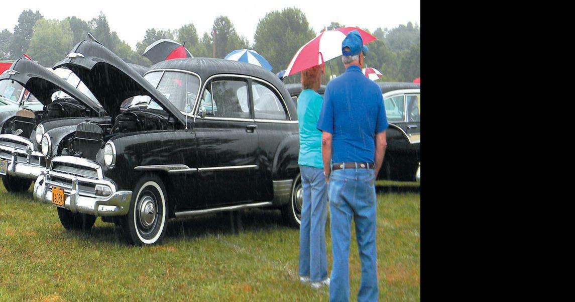 Damp day for classic cars | Archives | bedfordgazette.com