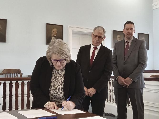 County elected officials take their offices | Local News ...