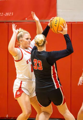 Everett uses second quarter run to top TM, 50-32 | Local ...