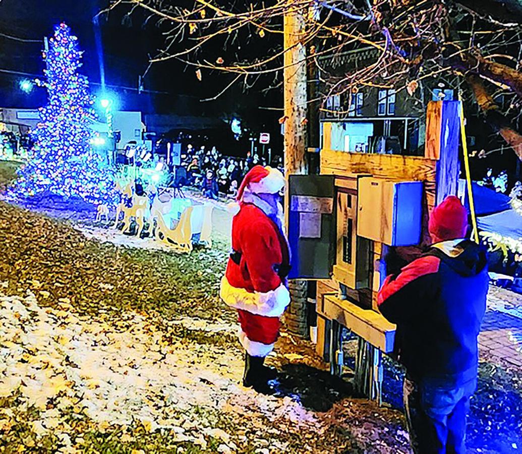 Saxton rings in holiday season | Local News | bedfordgazette.com
