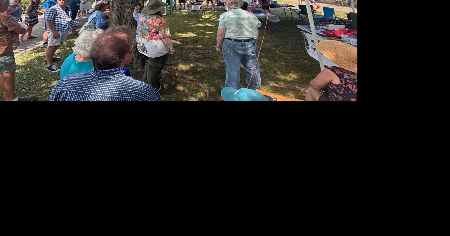 Local artists convene at Art on the Riverwalk | A&E | beenews.com