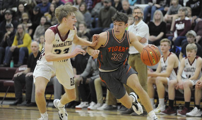 Manhattan Christian survives upset bid to remain unbeaten | Local ...