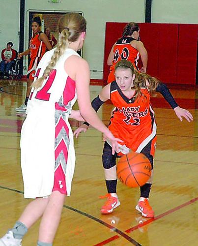 Manhattan tops Wolves in 5B battle | Local Sports | belgrade-news.com