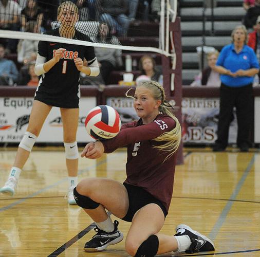 Manhattan Christian holds of Manhattan in 3 sets to sweep season series ...