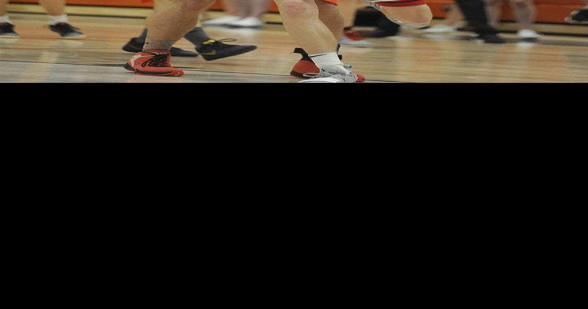 Wolves work inside to top Manhattan | Local Sports | belgrade-news.com