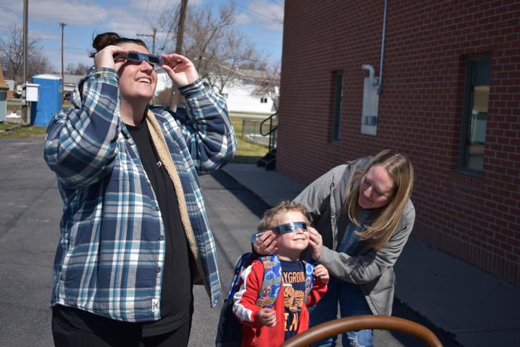 Eclipse across America: Total solar eclipse traverses, captivates U.S ...