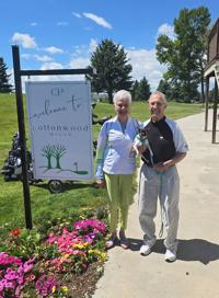Original owners celebrate 40th anniversary at Cottonwood Hills Golf ...