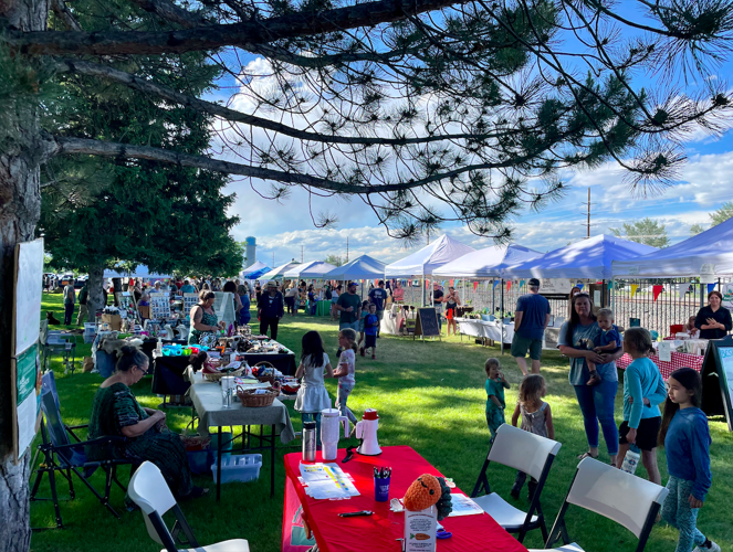 'Cool vibes': Manhattan Farmers Market brings chill, hometown feel ...