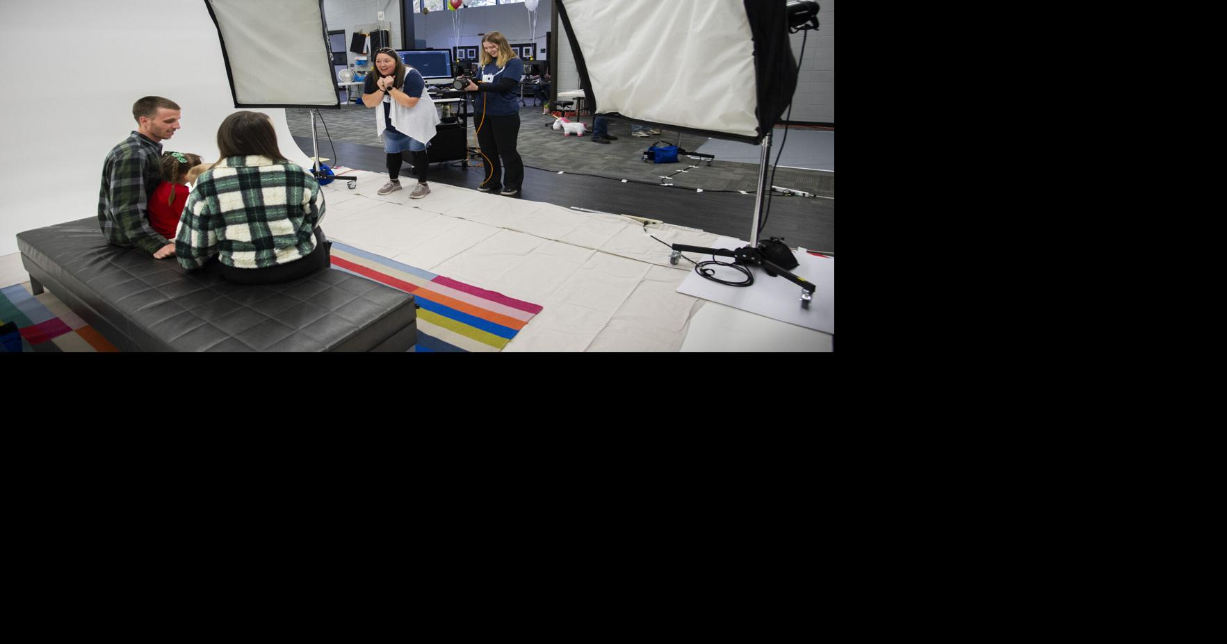 Montana State students spread holiday cheer at Community Portrait Day ...