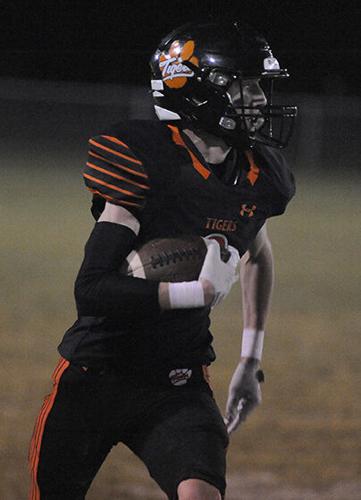 Manhattan routs Three Forks in showdown between ranked teams | Local ...