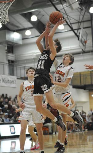 Manhattan halts Manhattan Christian’s 31-game win streak | Local Sports ...