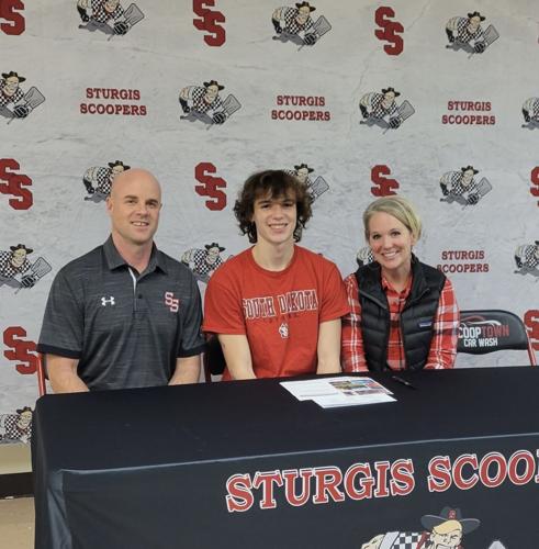 Aidan Hedderman signs to join the USD track team | Local Sports ...