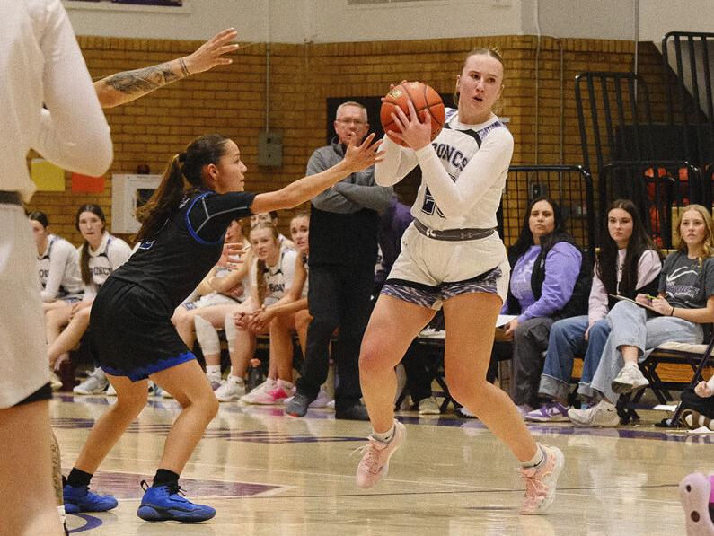 Bronc girls fall to Mahpiya Luta | Local Sports | bhpioneer.com