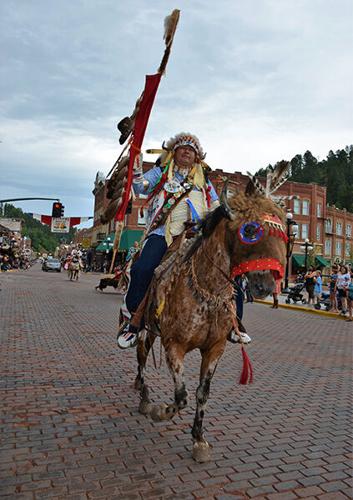 Days of ‘76 parade thrills Deadwood | Local News | bhpioneer.com