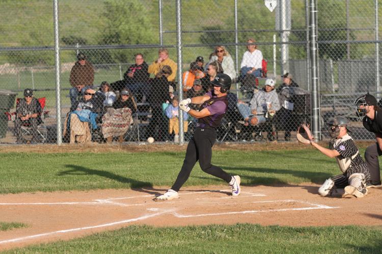 Belle Fourche outslugs Hitmen | Local Sports | bhpioneer.com