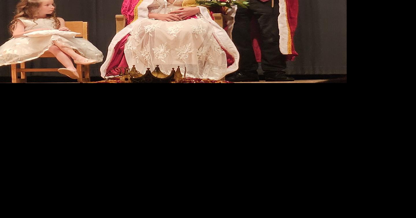 Lead Deadwood crowns homecoming royalty | Local News | bhpioneer.com