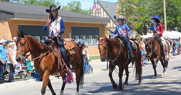 Parade route floats through city council | Local News | bhpioneer.com