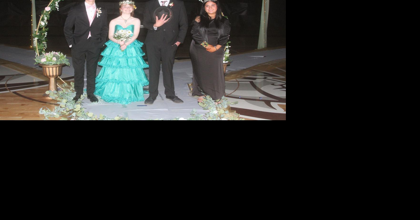 Spearfish prom goers visit Enchanted Forest | Local News | bhpioneer.com