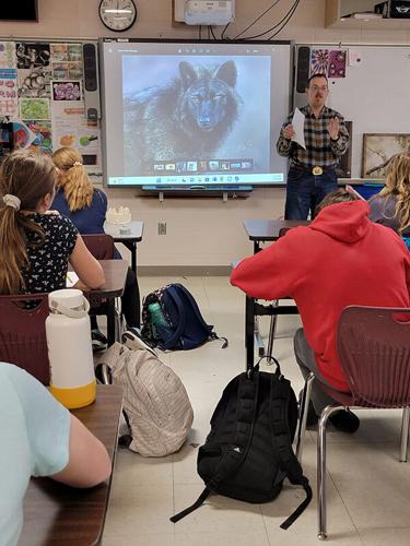 Artist Bruce Speidel helps Spearfish 7th-graders discover insights into ...