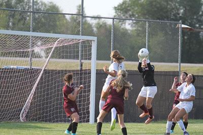 Spearfish girls’ soccer returns veteran team | Local Sports | bhpioneer.com
