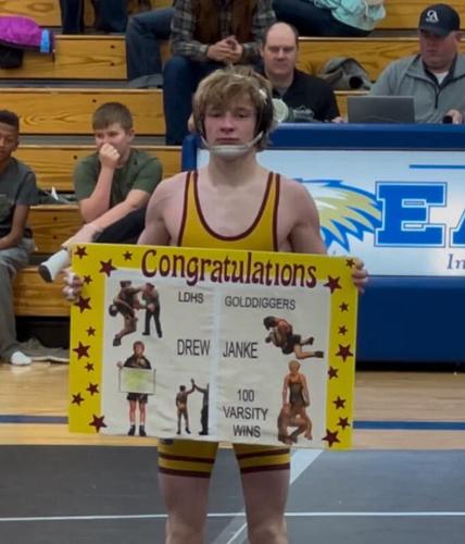 Drew Janke reaches wrestling milestone | Local Sports | bhpioneer.com