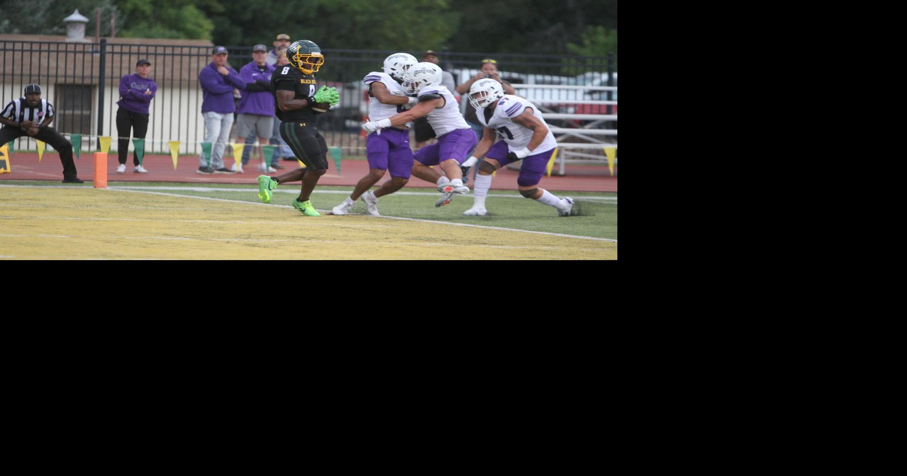 BHSU Yellow Jackets open football season | Local Sports | bhpioneer.com