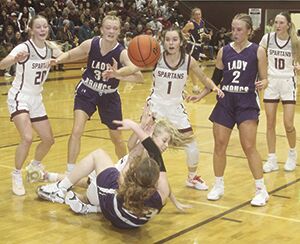 Spearfish girls win season opener | Local Sports | bhpioneer.com