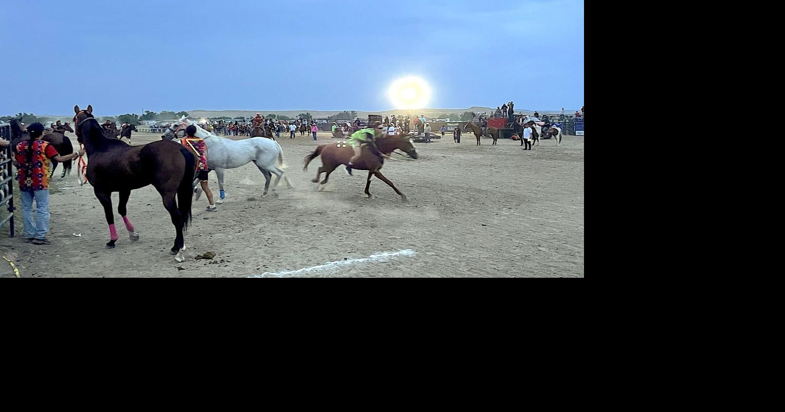 Indian Relay action at Crow Fair | News | bighorncountynews.com