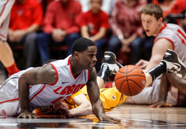 No. 14 New Mexico beats Wyoming 53-42