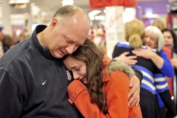 Make-A-Wish gifts 12-year-old and family a trip to Paris