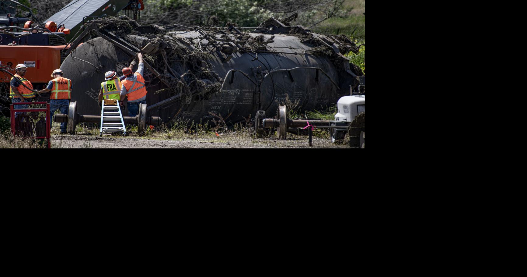 Photos: Officials give update at site of railroad bridge collapse on ...