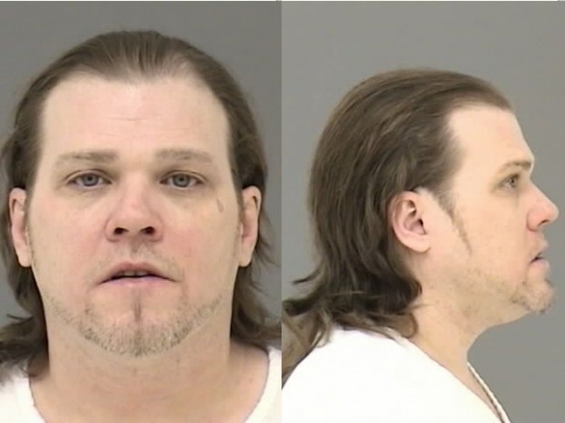 Man pleads no contest to alley stabbing