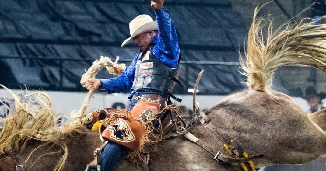 Wyoming's Brody Cress wins Xtreme Broncs Finals in Rapid City