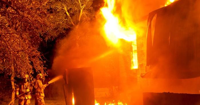 Propane explosion levels house in rural Roberts fire